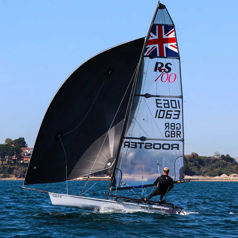 RS Sailing – RS 700 Yelkenli Tekne – Performans Yelken